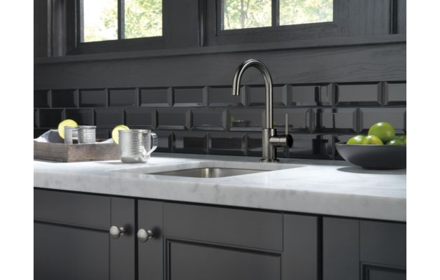 Collection Trinsicᴹᴰ Pro pour la cuisine | Delta Faucet